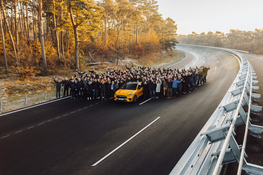 Ford: nieuwe ovaal op Lommel Proving Grounds - Welkom op de website van ...
