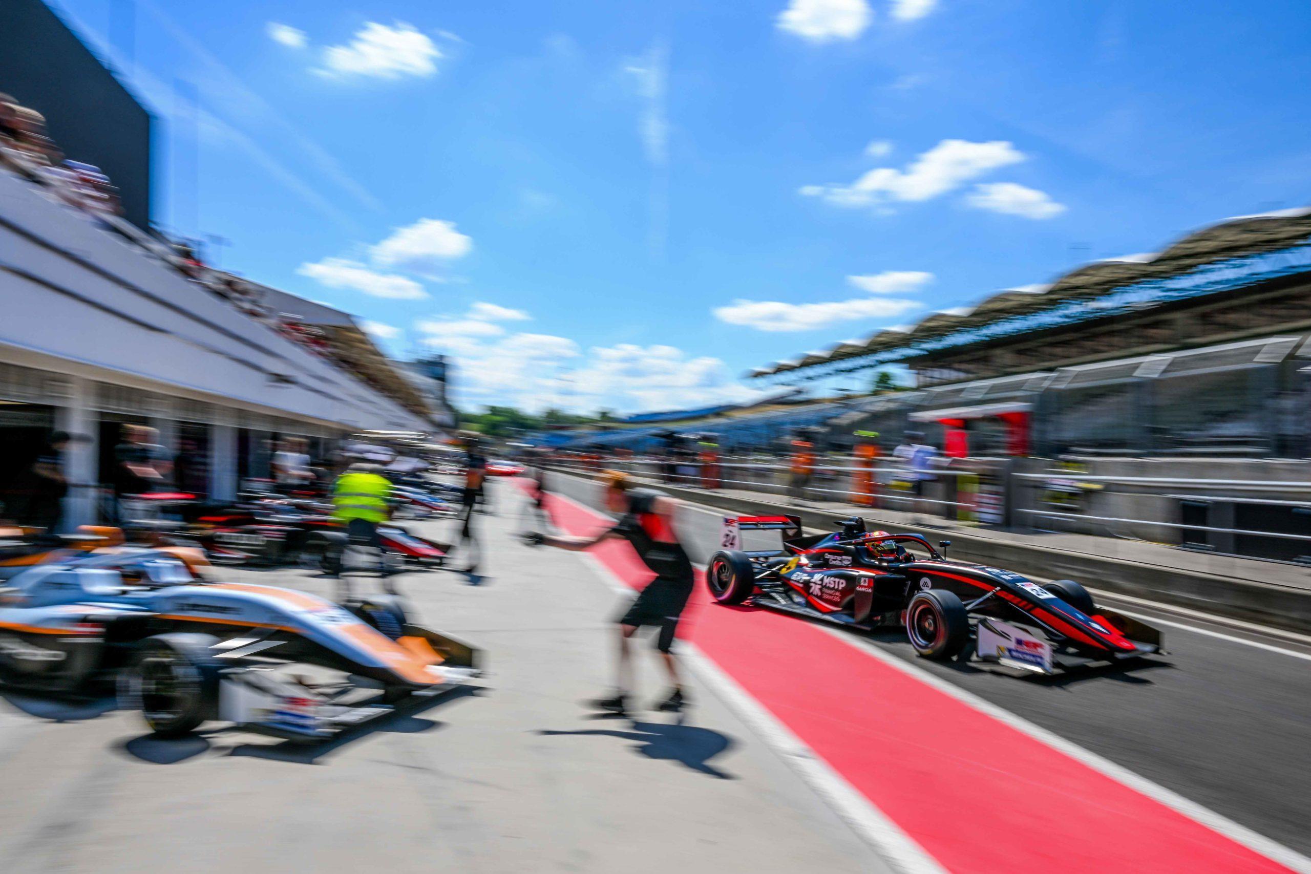 In een notendop: Mercedes - F4 Spanje - Euroformula - EUR3 - Welkom op ...