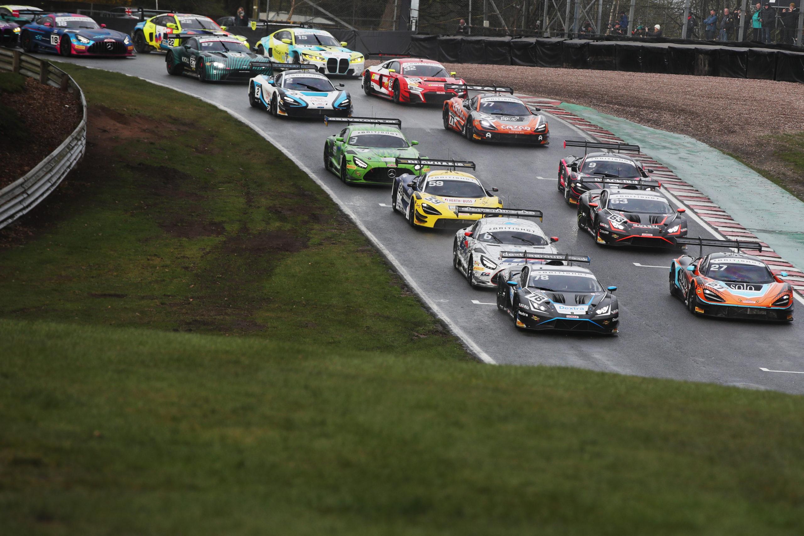 British GT: 43 wagens voor Silverstone 500, waaronder een BMW voor ...