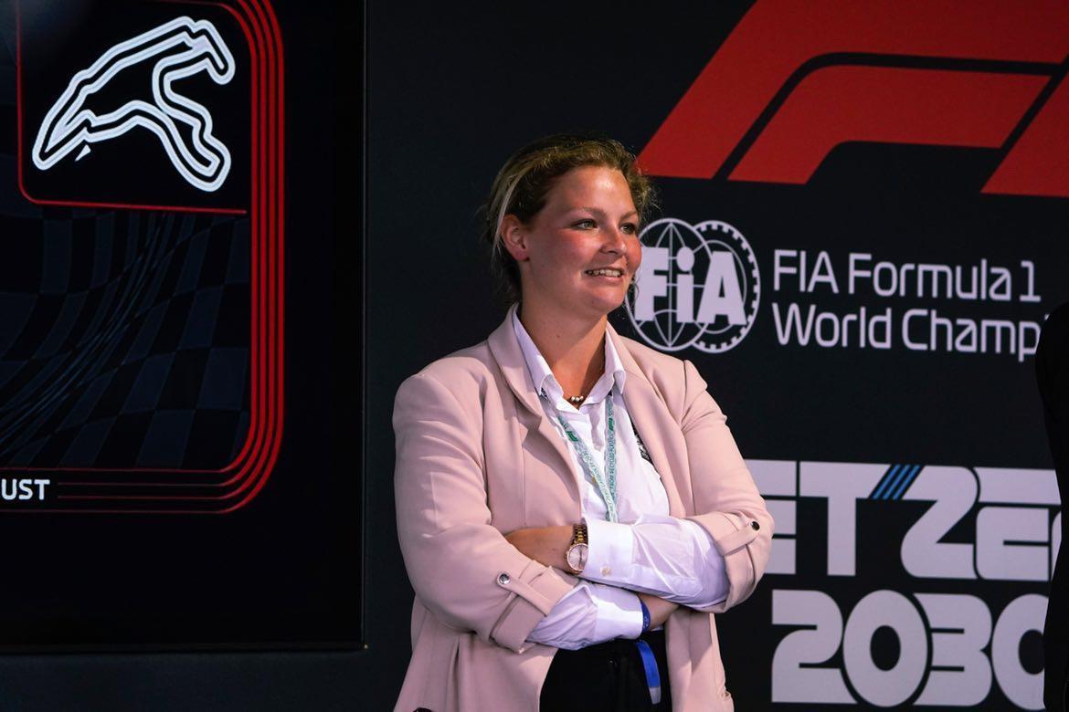 Achter de schermen: Maxine Van Molecot over haar werk bij de Iron Dames ...